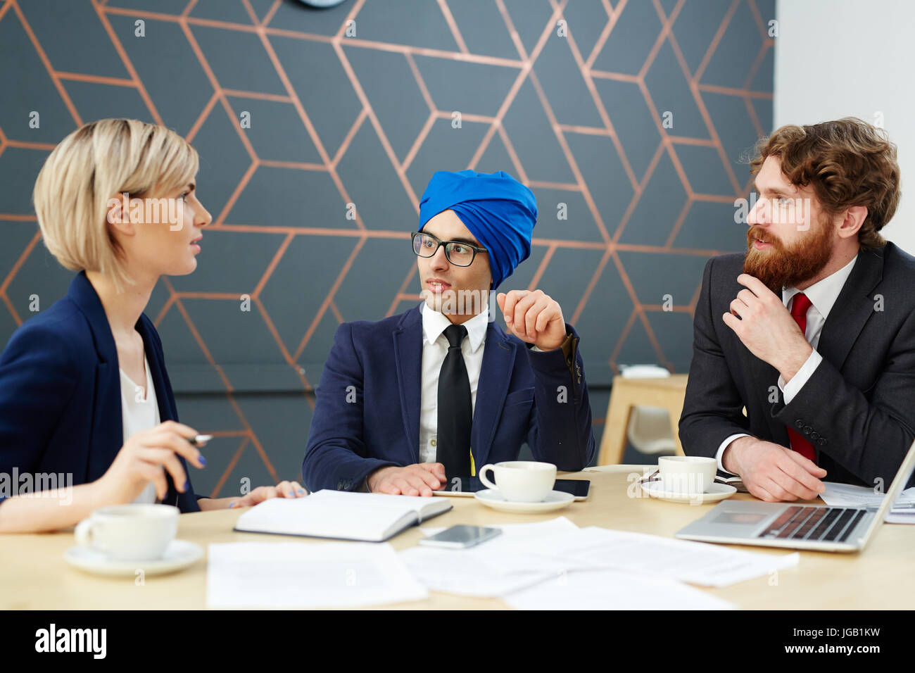 Tv studio interview hi-res stock photography and images - Alamy