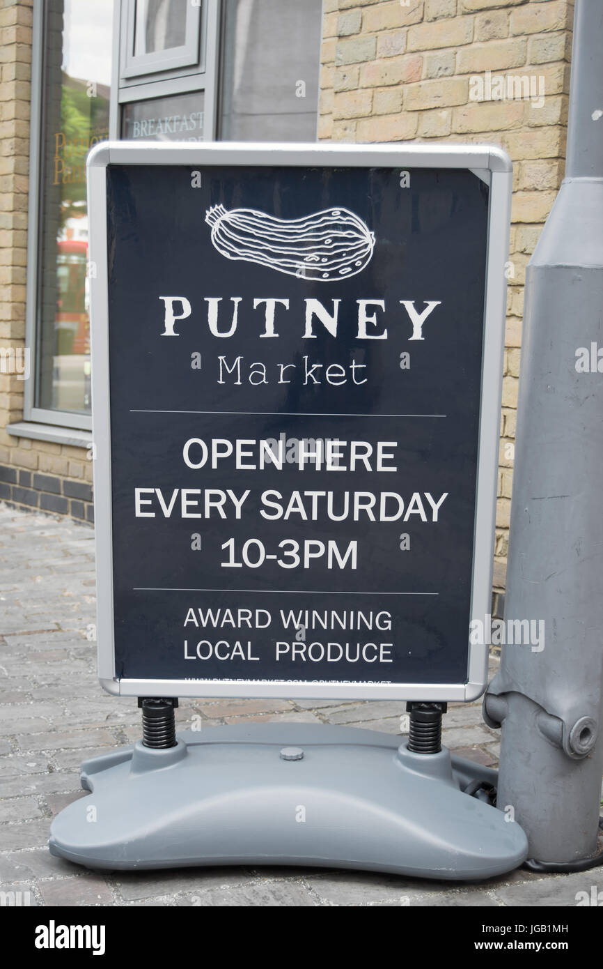 Market square signage hi-res stock photography and images - Alamy