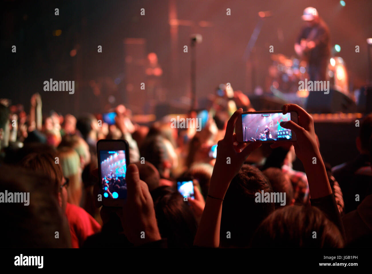 Concert fan hi-res stock photography and images - Alamy