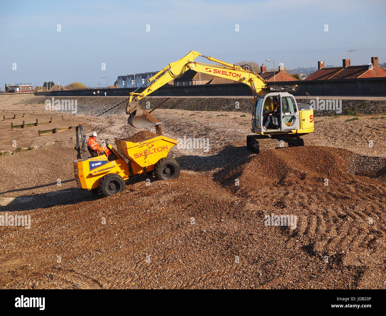 Excavator on a beach hi-res stock photography and images - Alamy