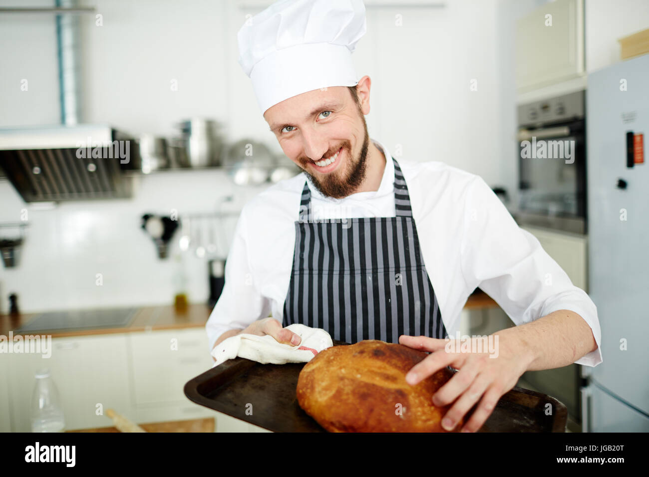 Bearded baker hi-res stock photography and images - Alamy