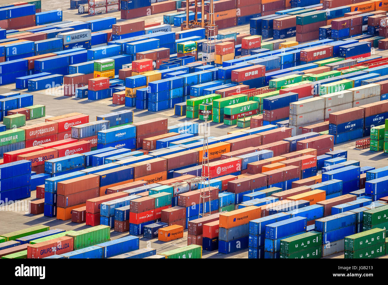Colorful shipping containers hi-res stock photography and images - Alamy