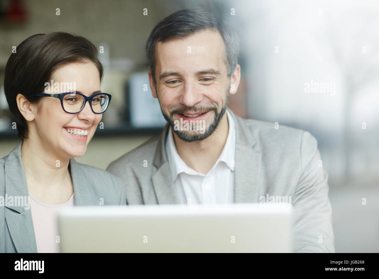 Business networking group hi-res stock photography and images - Alamy