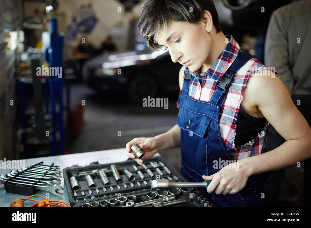 Troubleshooting and repair hi-res stock photography and images - Alamy