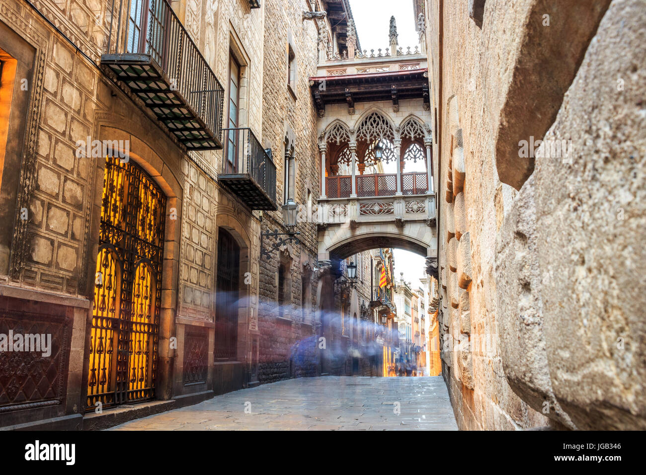 Bridge between buildings in Barri Gotic quarter of Barcelona, Spain ...