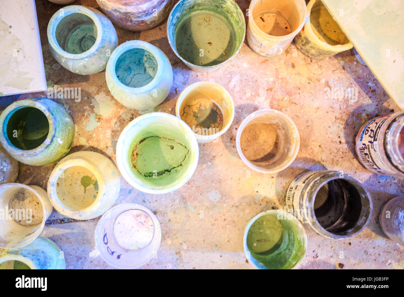 Paint containers hi-res stock photography and images - Alamy
