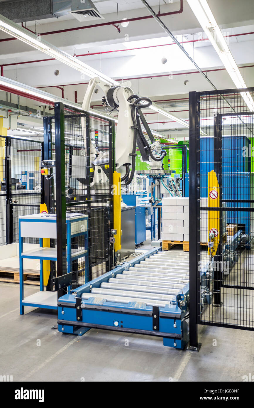 Printing machine packing machine hi-res stock photography and images ...