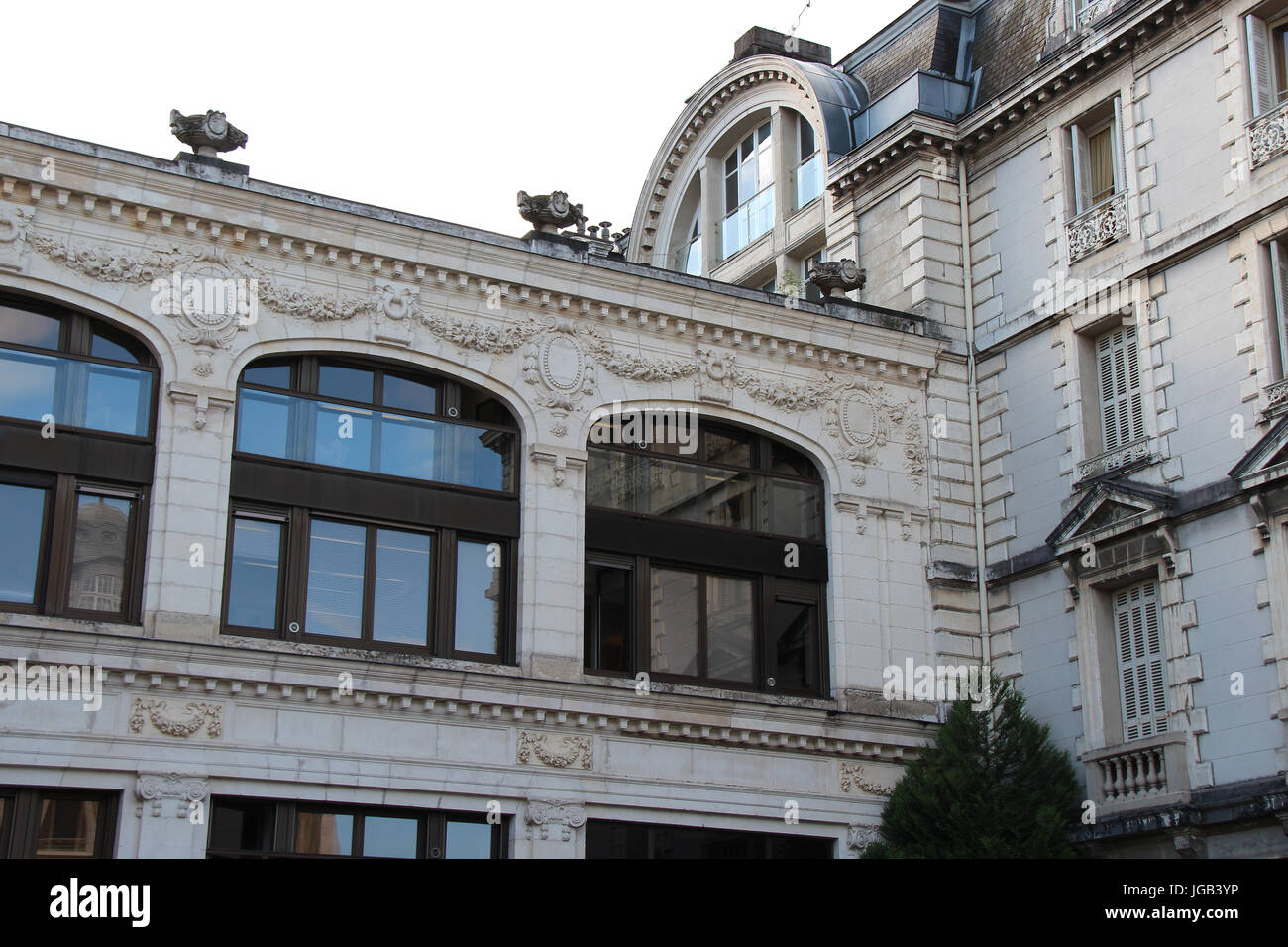 Building on Royale square in Pau (France Stock Photo - Alamy