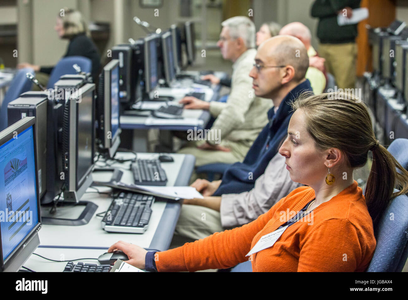 Kids computer skills hi-res stock photography and images - Alamy