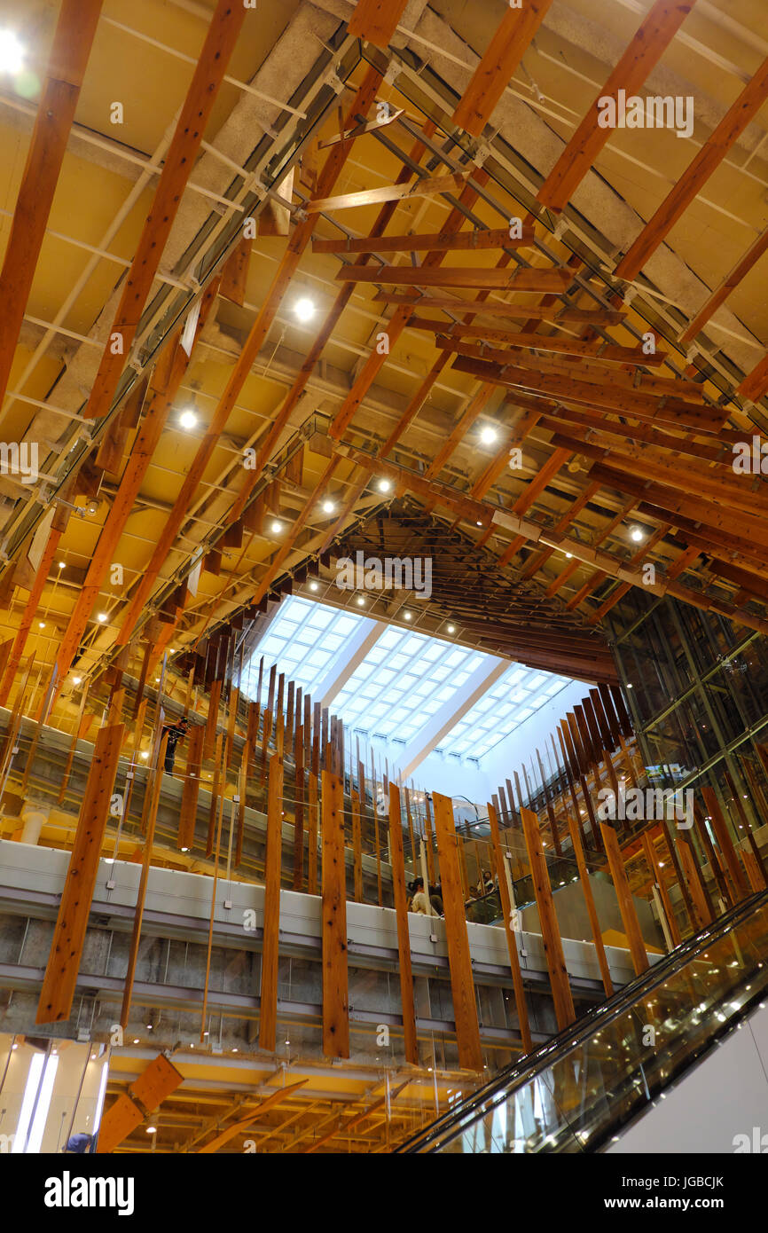 Interior architecture of Toyama Glass Art Museum designed by Kuma Kengo ...