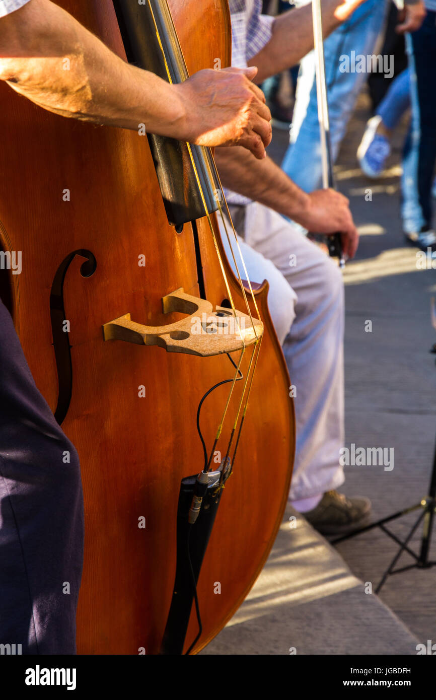 Double bass played hi-res stock photography and images - Alamy
