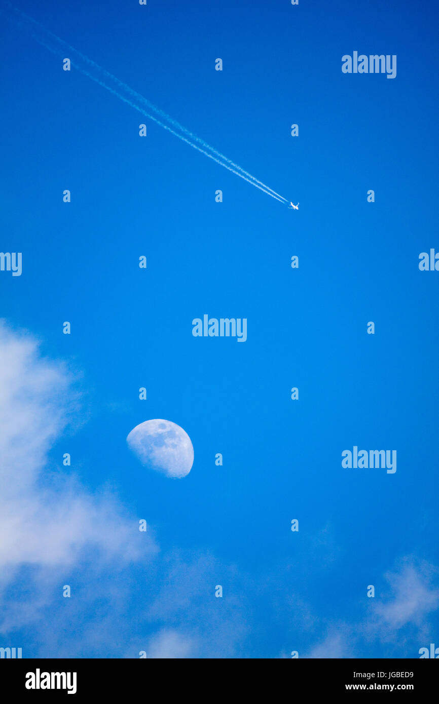 Vapour over wings hi-res stock photography and images - Alamy