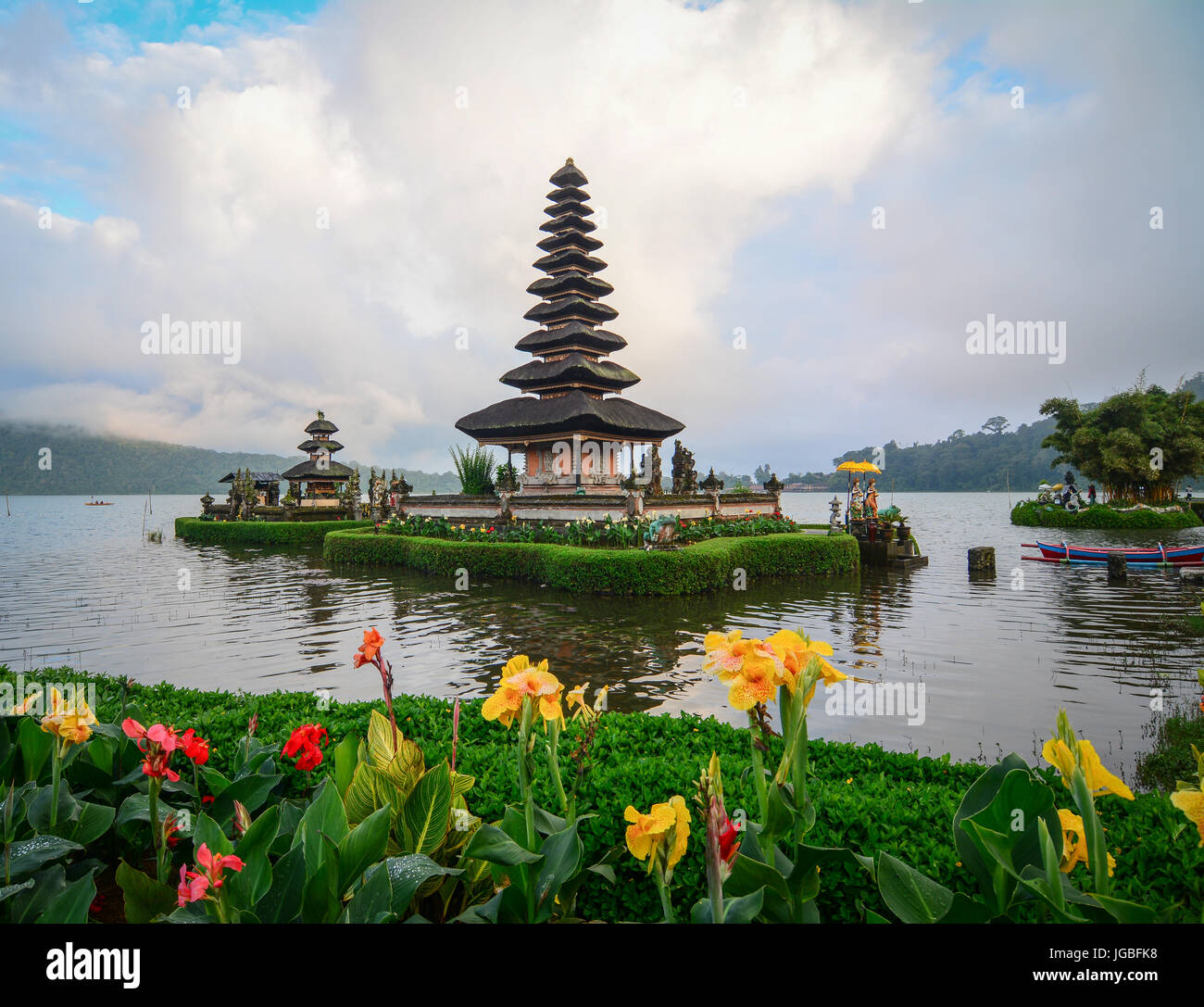 Dewi danu hi-res stock photography and images - Alamy
