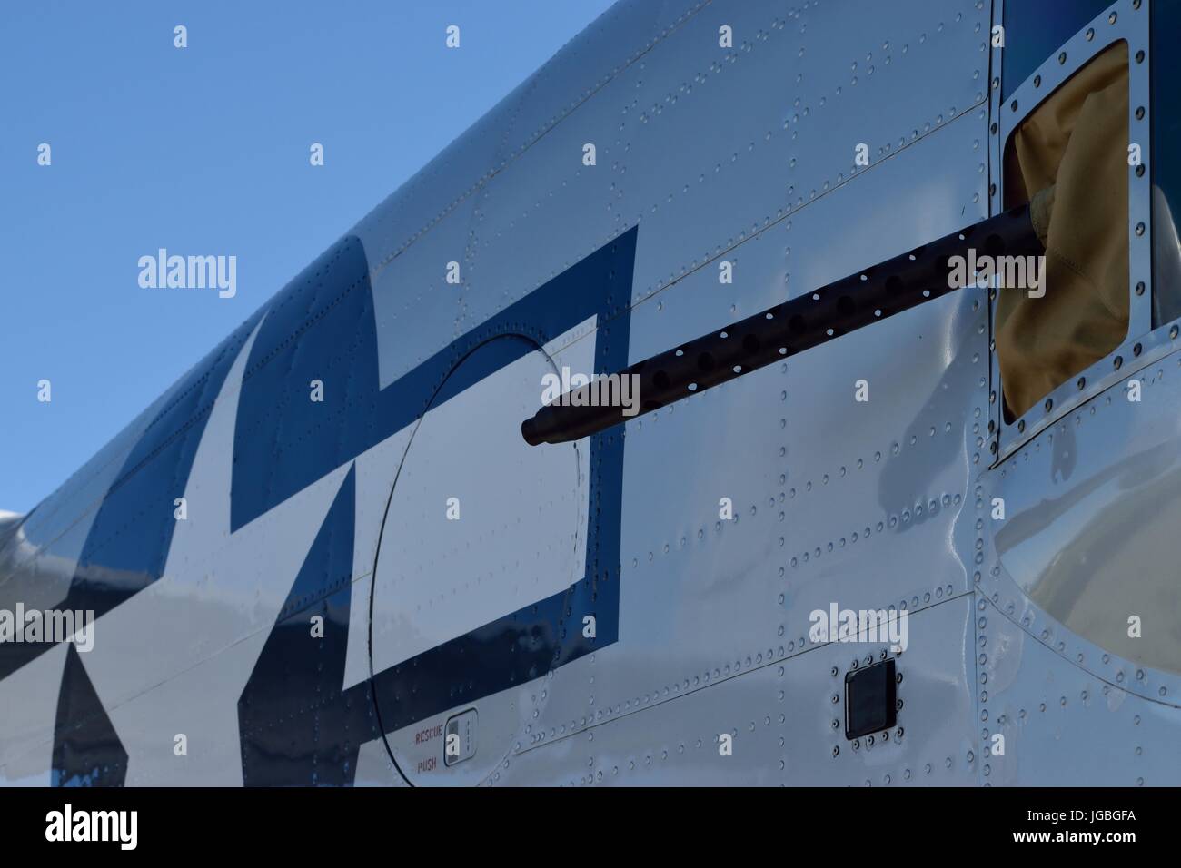 Machine gun from the side of a WW2 Bomber Plane Stock Photo - Alamy