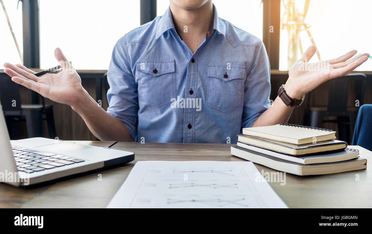 Shrug shoulders hi-res stock photography and images - Alamy