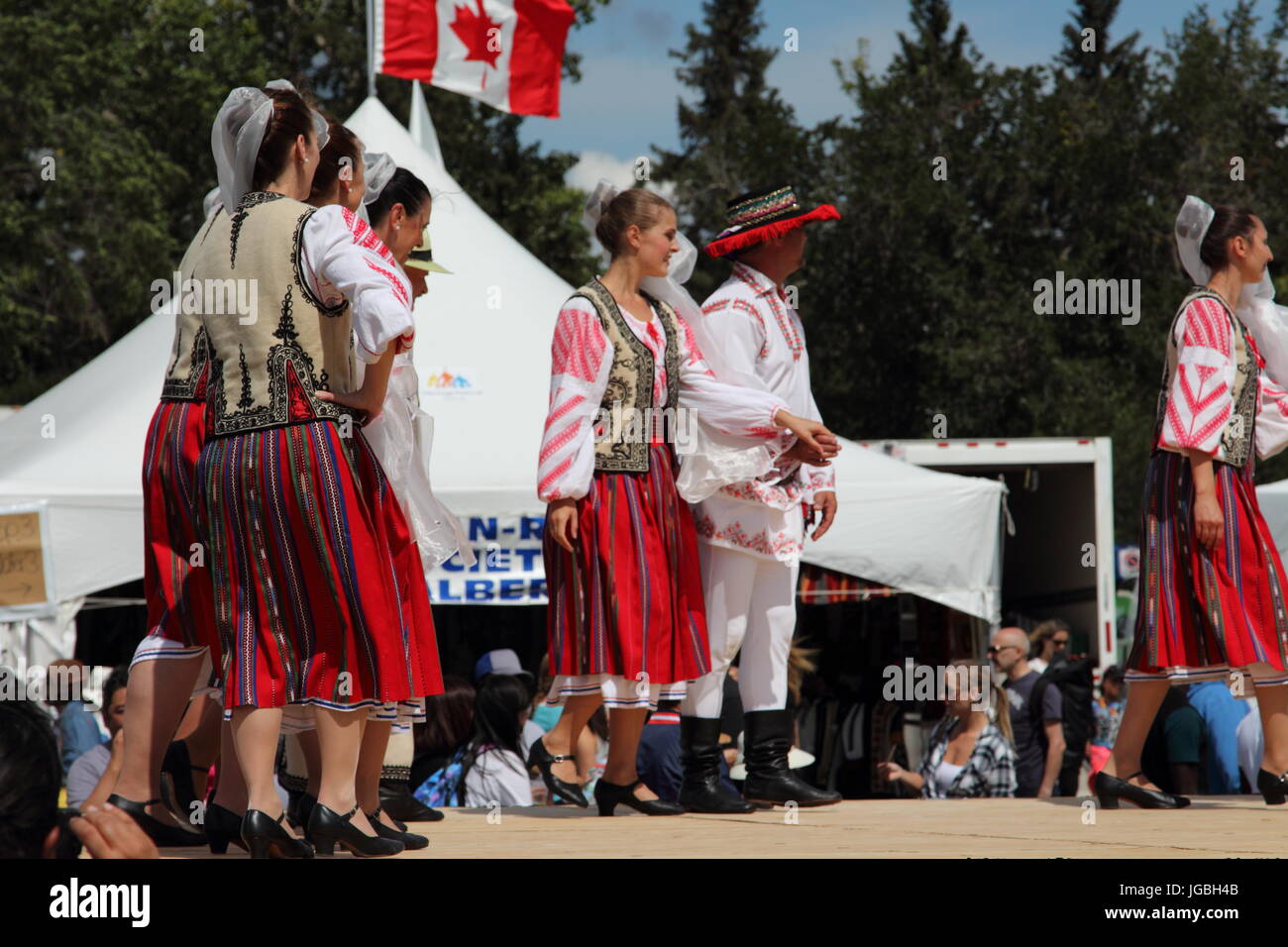 Balada Romanian Folk Dance Ensemble Stock Photo - Alamy