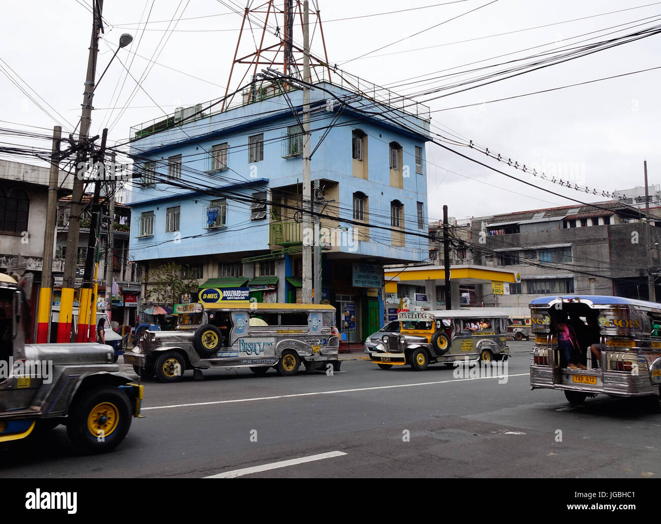 Jeepney in manila chinatown hi-res stock photography and images - Alamy