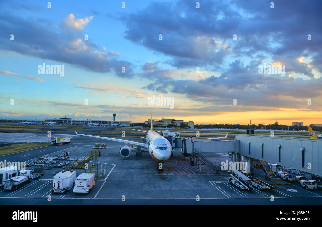 Naia terminal 3 hi-res stock photography and images - Alamy