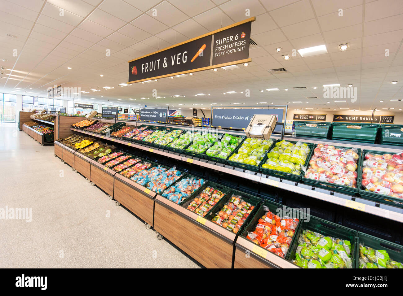 Interior pictures of an Aldi supermarket Stock Photo - Alamy