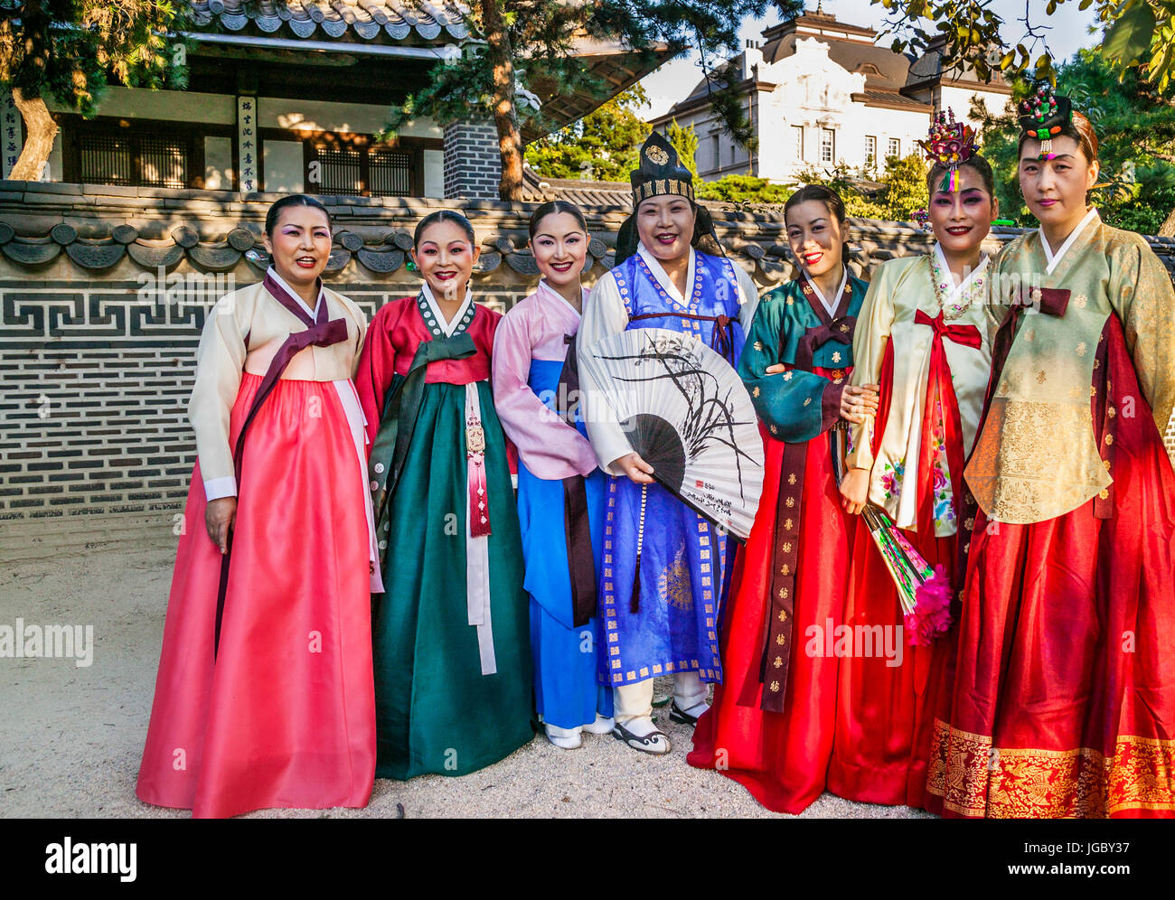 South Korea, Seoul, Insa-dong Cultural District, singers, musicians and ...