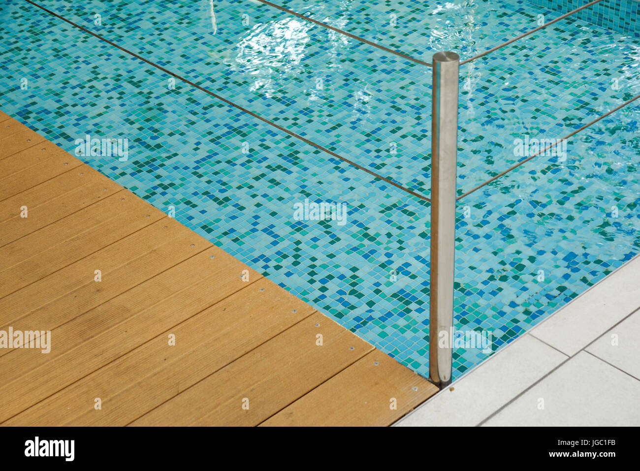 Detail of Swimming Pool - Clear Blue Water Stock Photo - Alamy