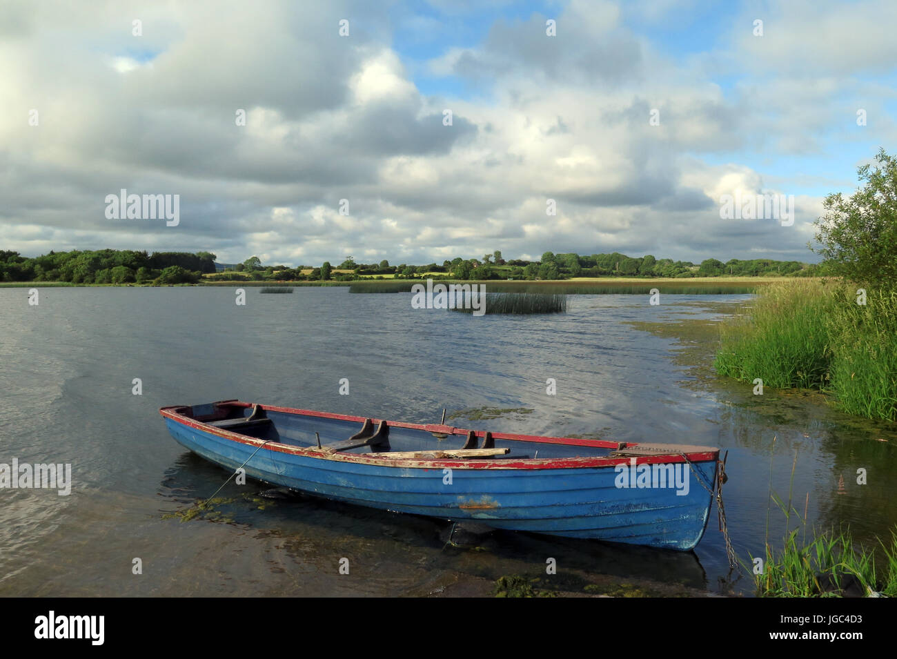 Loch ireland hi-res stock photography and images - Alamy