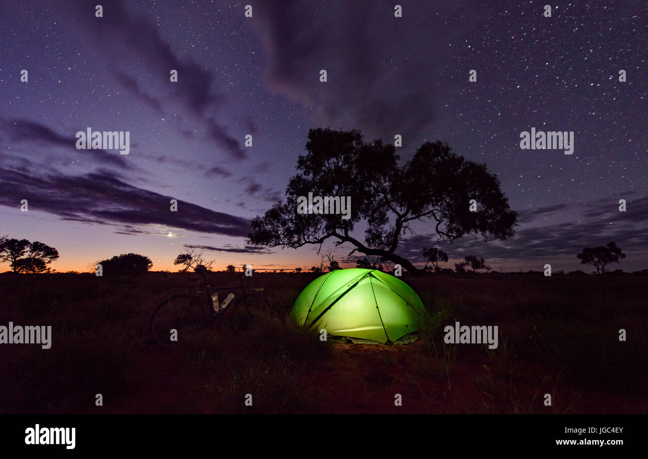 Australia outback camping hi-res stock photography and images - Alamy