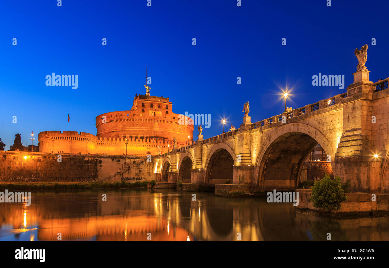 Engelsburg, Castel Sant'Angelo, Rome, Italy Stock Photo - Alamy