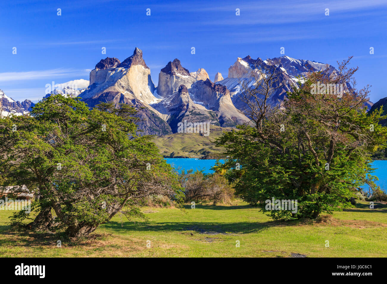 Lago pehoe lake paine massif patagonia hi-res stock photography and ...