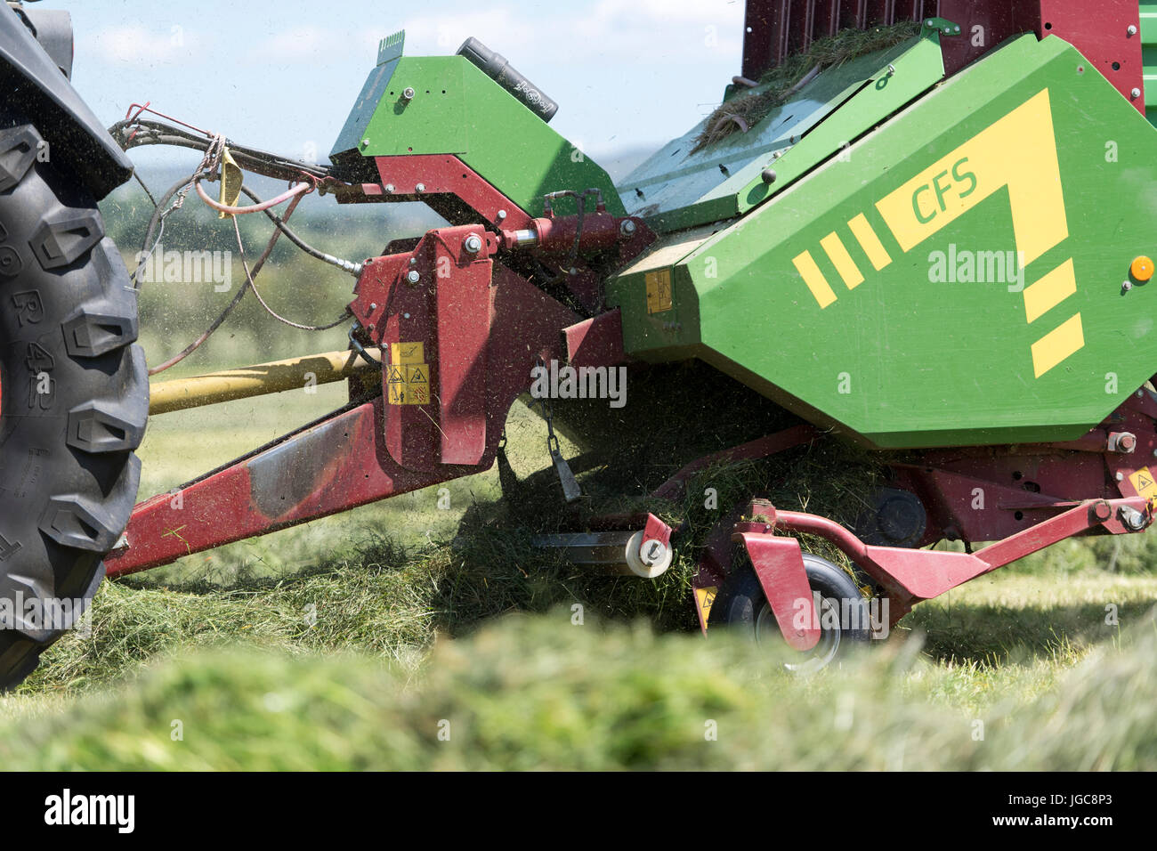 Making silage crop in the Yorkshire Dales with a Strautmann Forage ...