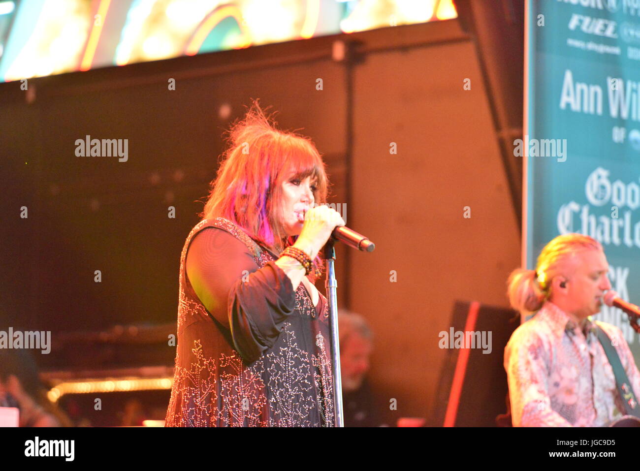 Ann Wilson singing at Fremonet street in Las Vegas Stock Photo - Alamy