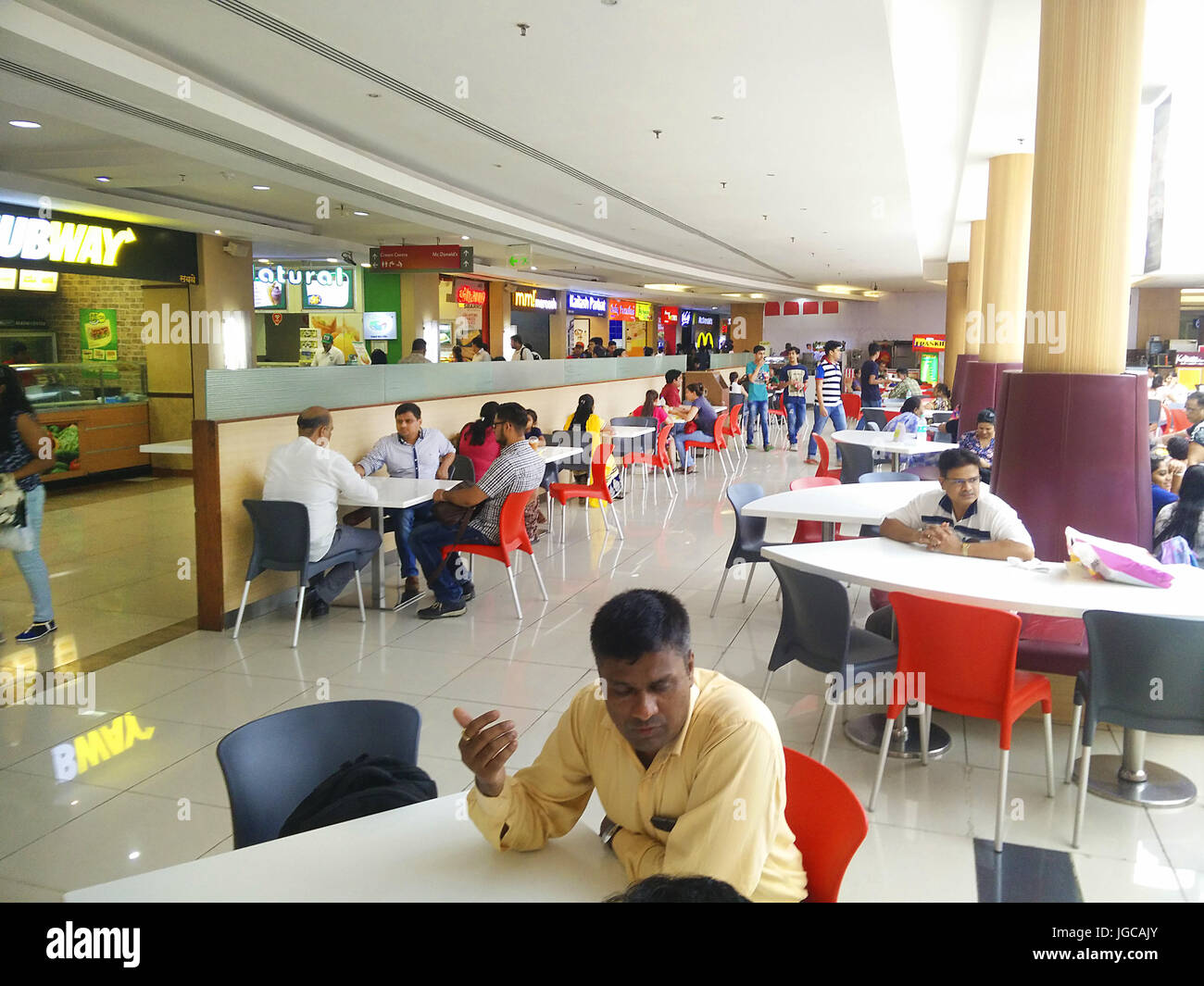 Shopping mall mumbai inorbit hi-res stock photography and images - Alamy