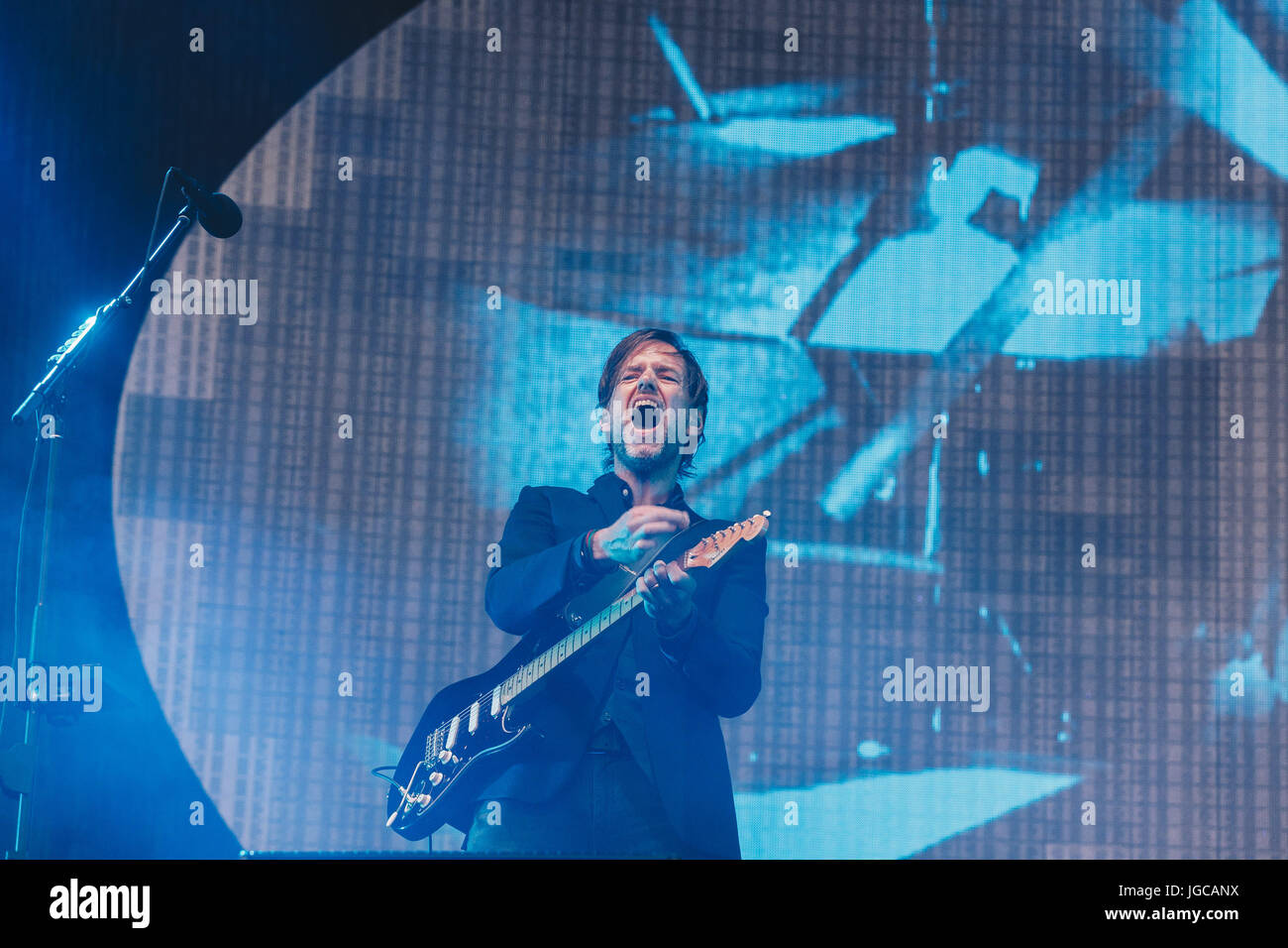 Radiohead uk tour hi-res stock photography and images - Alamy