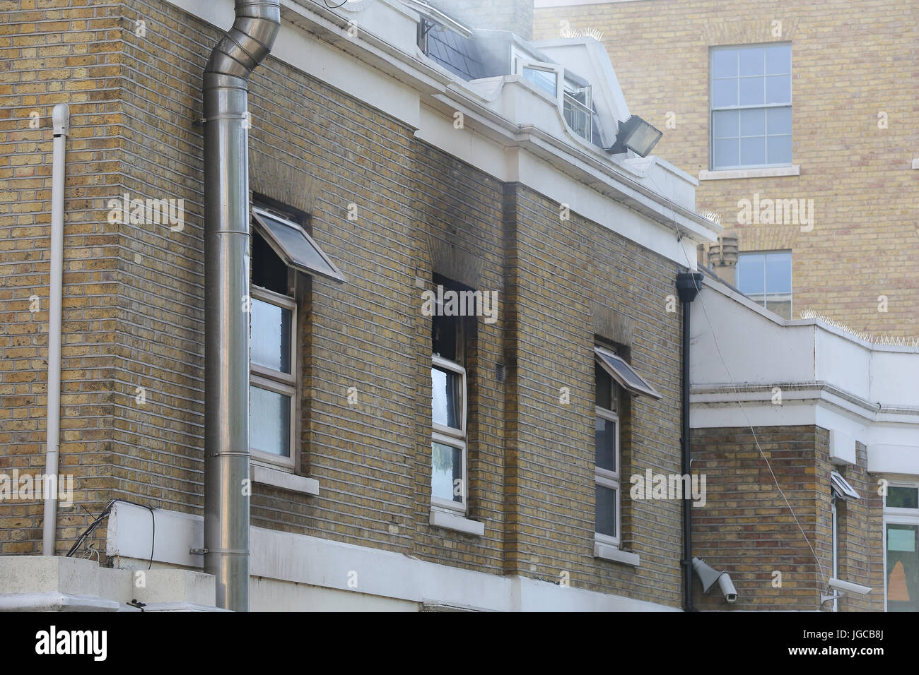 Hackney. London. 5 July 2017 - Aftermath of a blaze at Jewish faith ...