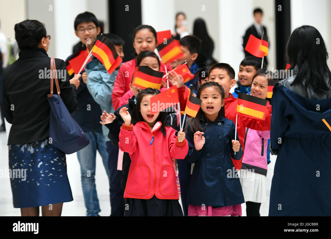 Berlin, Germany. 5th July, 2017. Children with German and Chinese flags ...