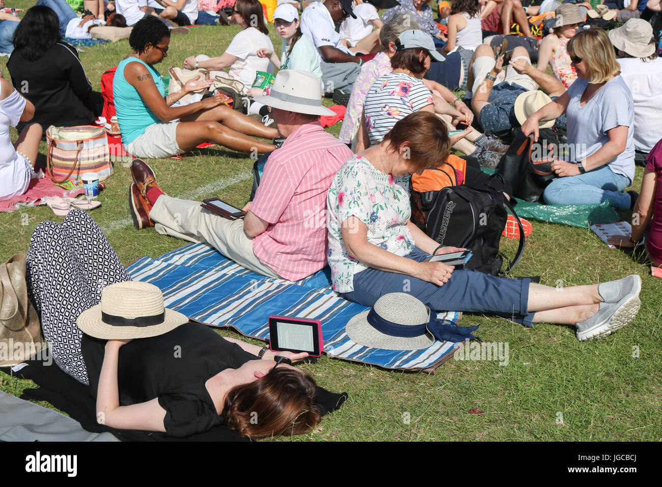 London UK. 5th July 2017. Enthusiastic tennis fans queuing in the ...