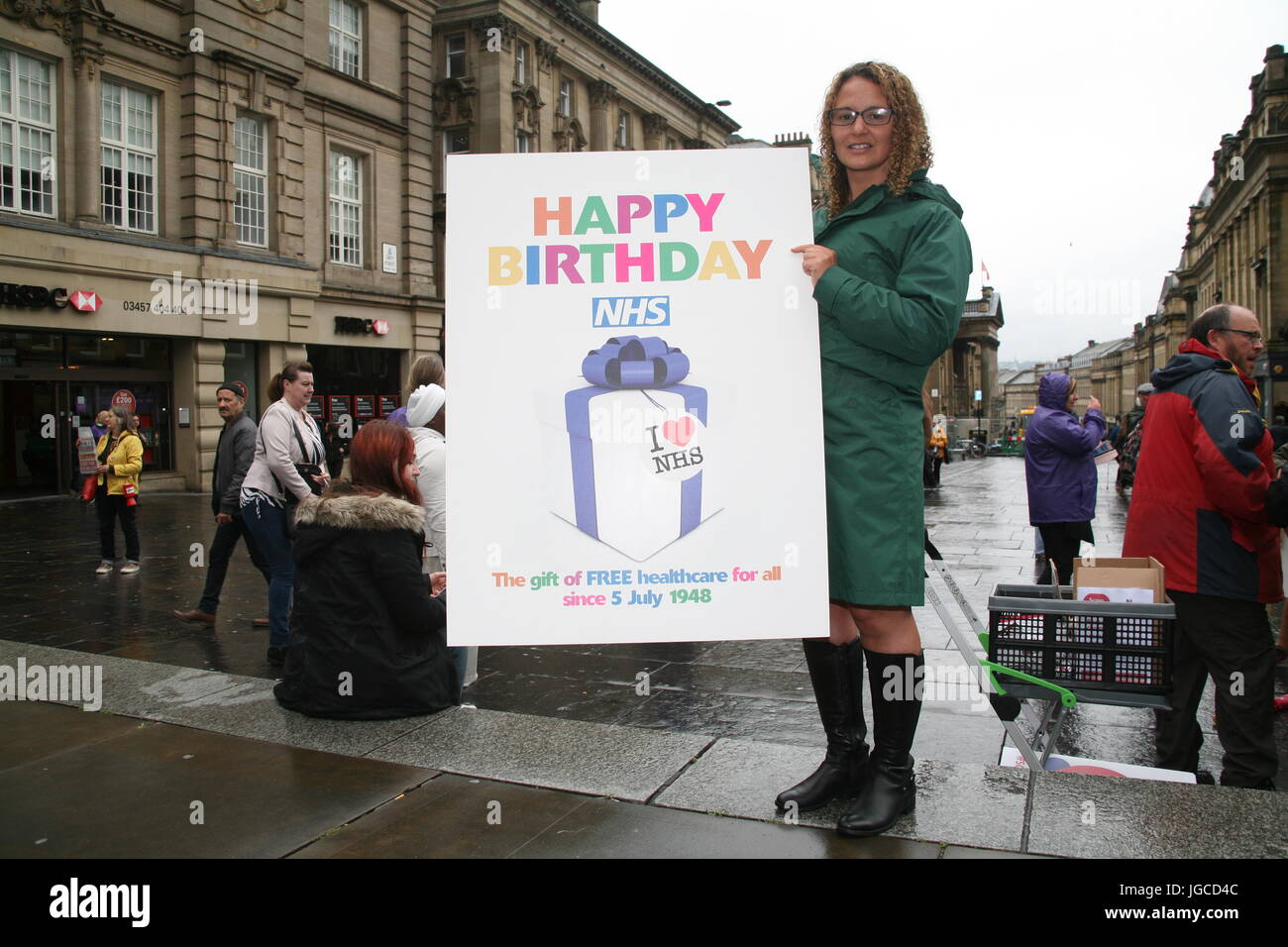 Nhs birthday cake hi-res stock photography and images - Alamy