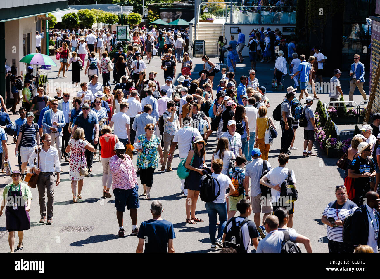 Sport tennis crowd fans hi-res stock photography and images - Alamy