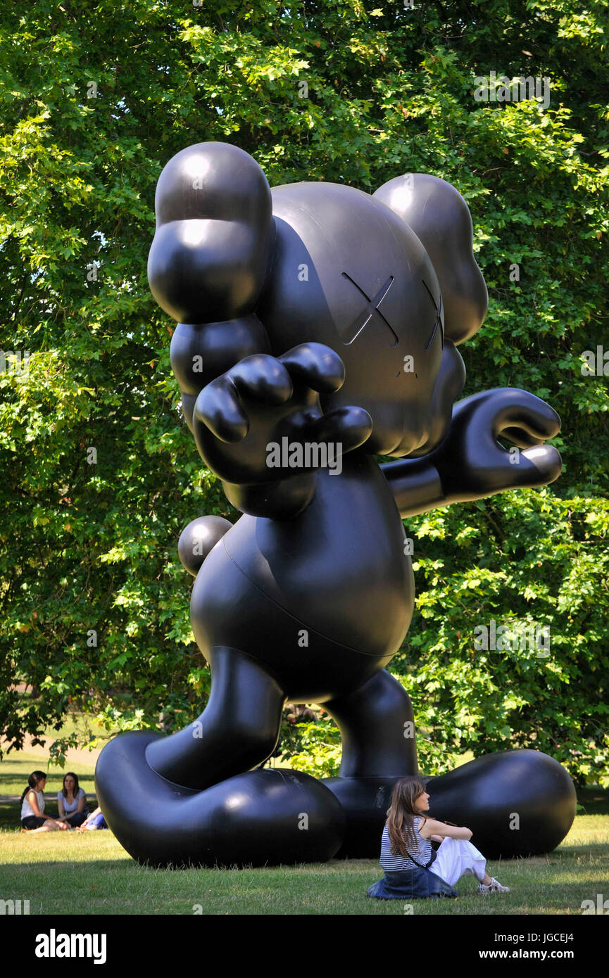 Kaws regent's park hi-res stock photography and images - Alamy