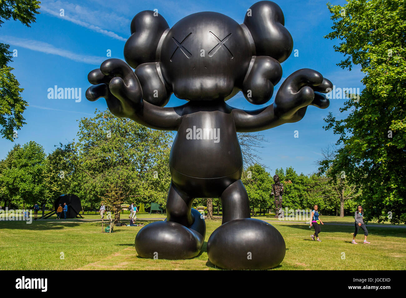 Kaws hi-res stock photography and images - Alamy