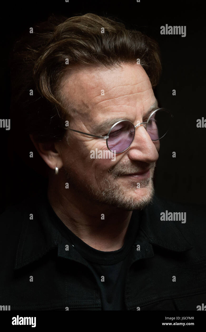 Bono hi-res stock photography and images - Alamy