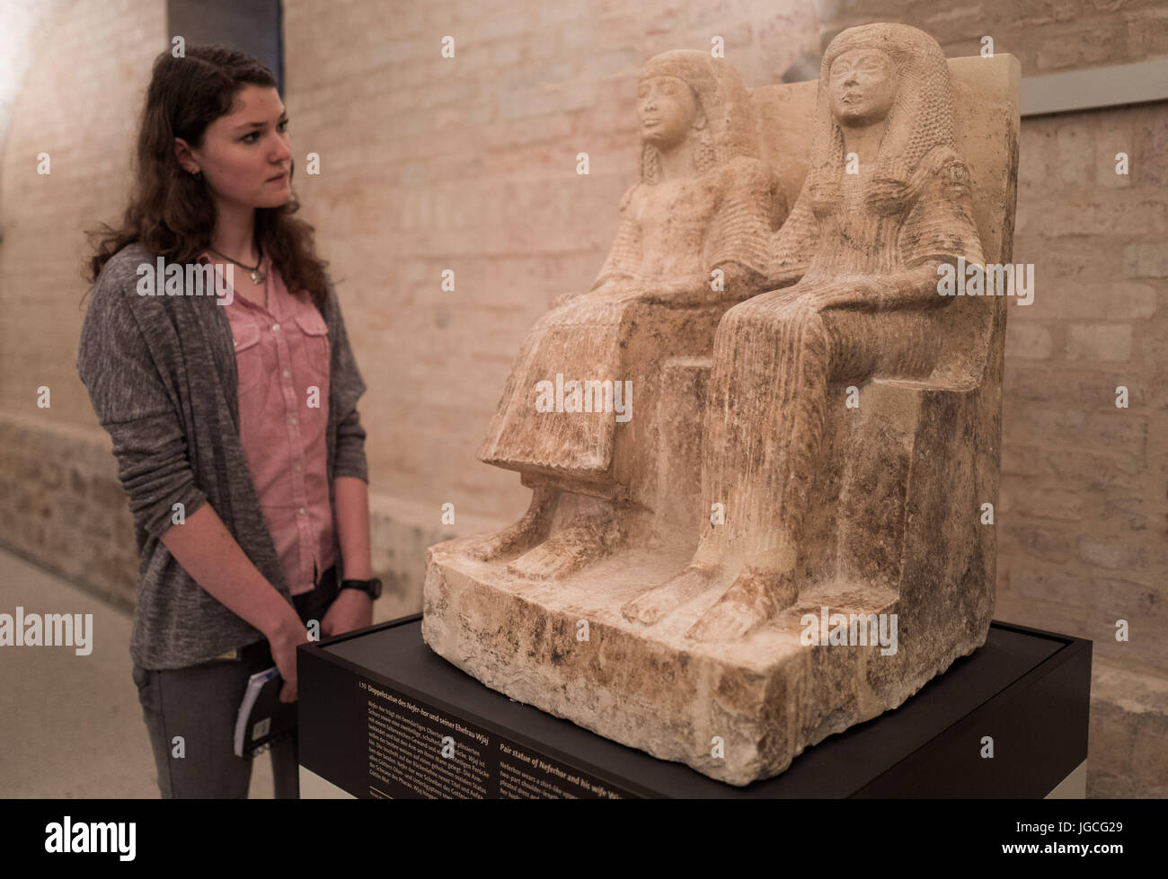 Looking at a double statue of the Nefer-hor and his wife Wjaj (1292 ...