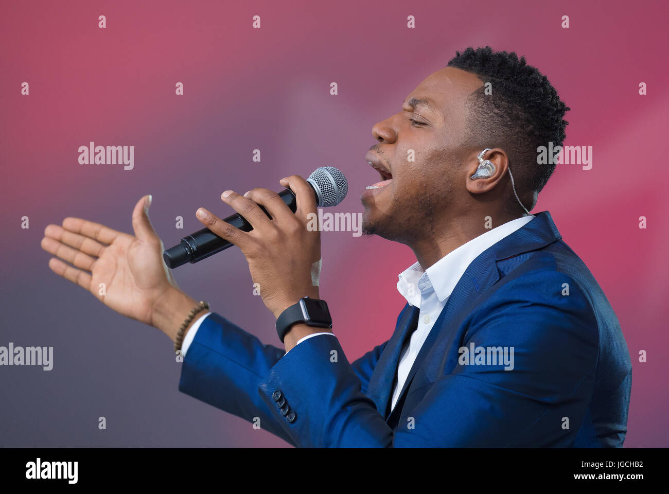 Chris Blue sings "America the Beautiful" to open the "A Capitol Fourth ...