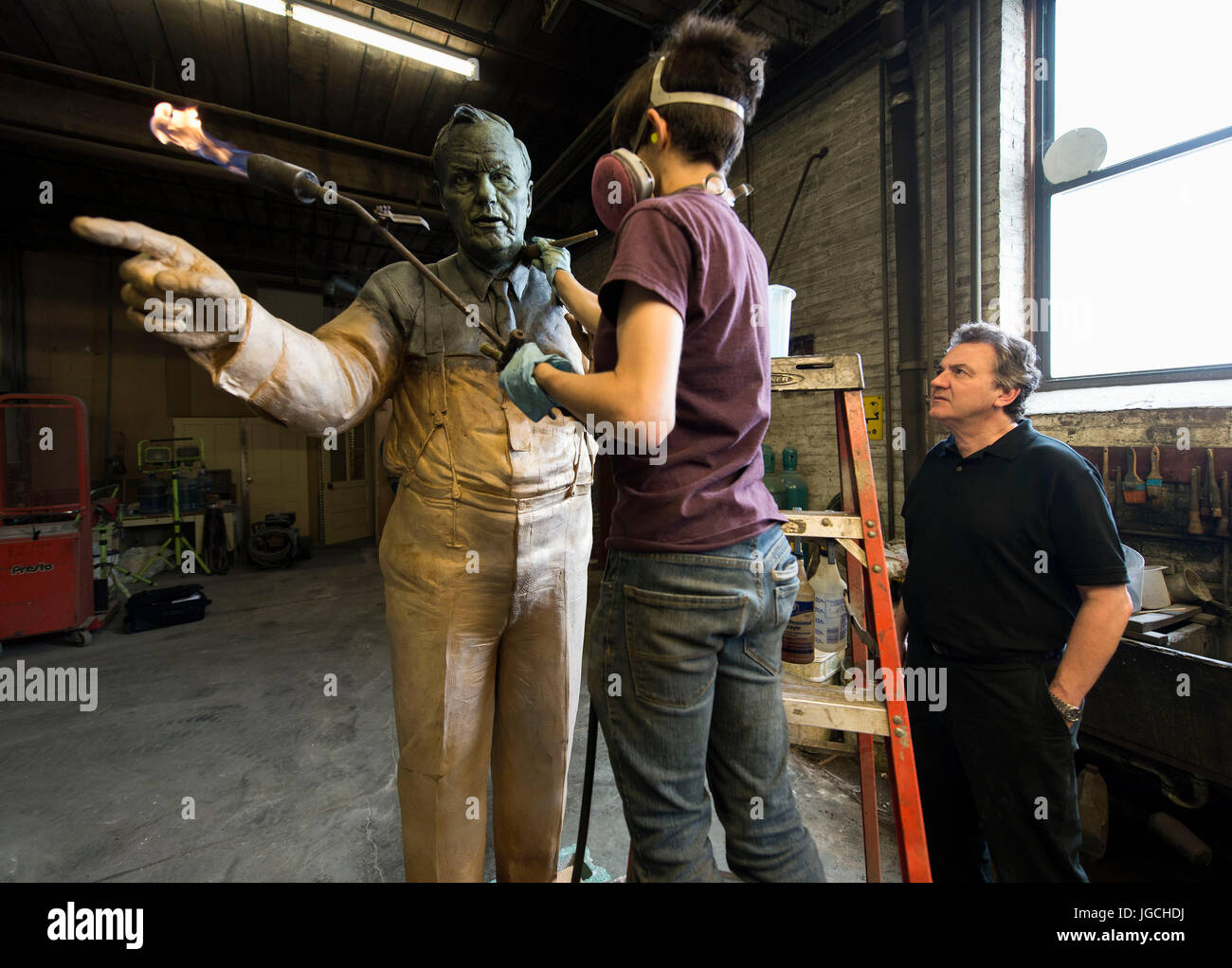 Chester, Pennsylvania USA. 05th July, 2017. With renowned sculptor ...