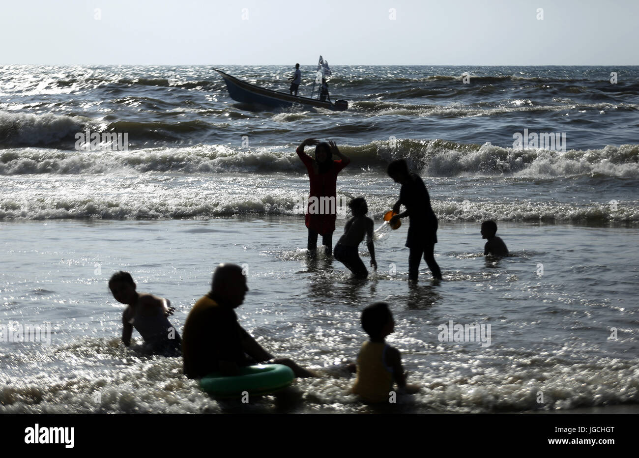 Gaza City, The Gaza Strip, Palestine. 5th July, 2017. Palestinians ...