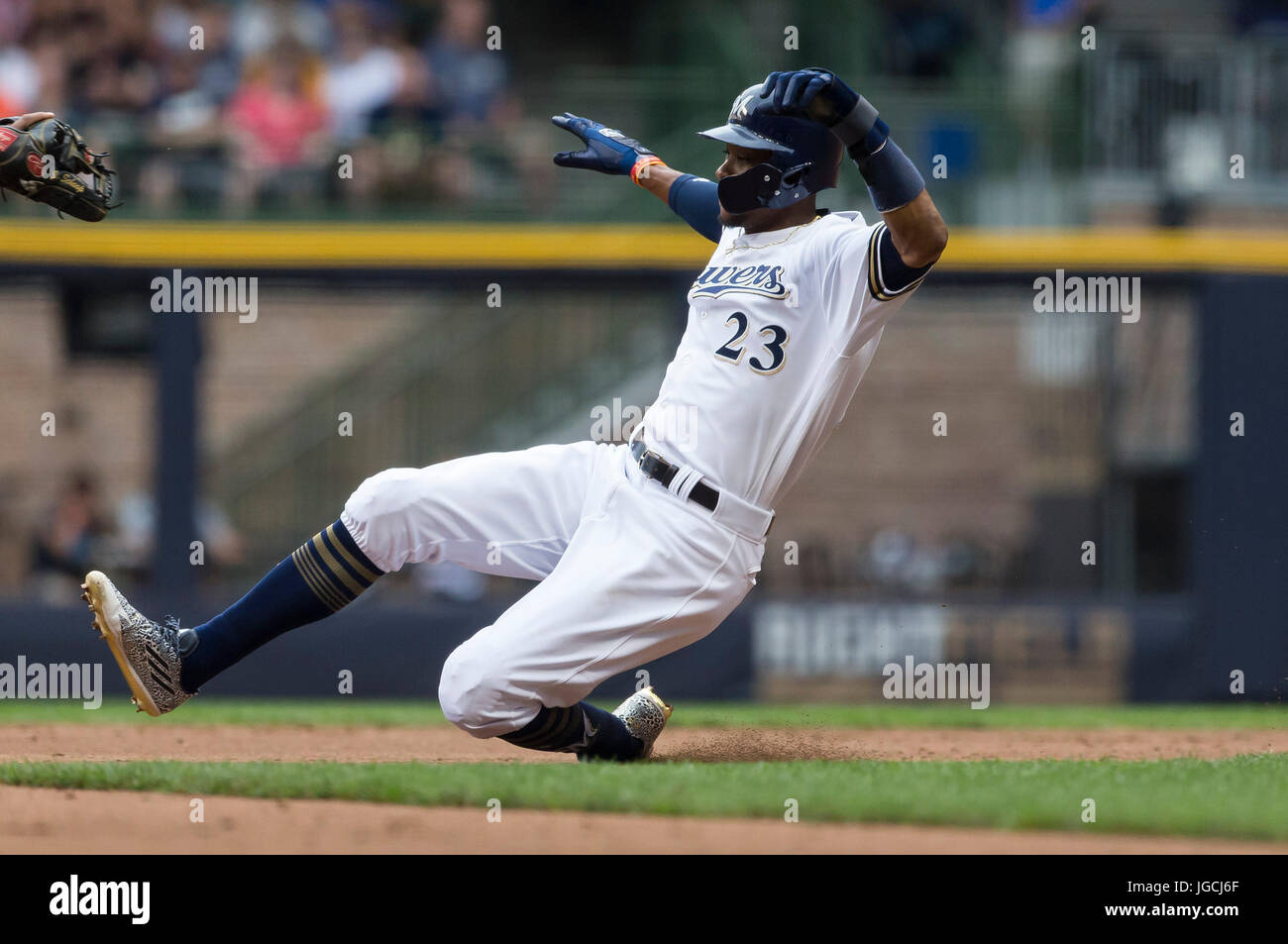 Milwaukee, WI, USA. 05th July, 2017. Milwaukee Brewers center fielder ...