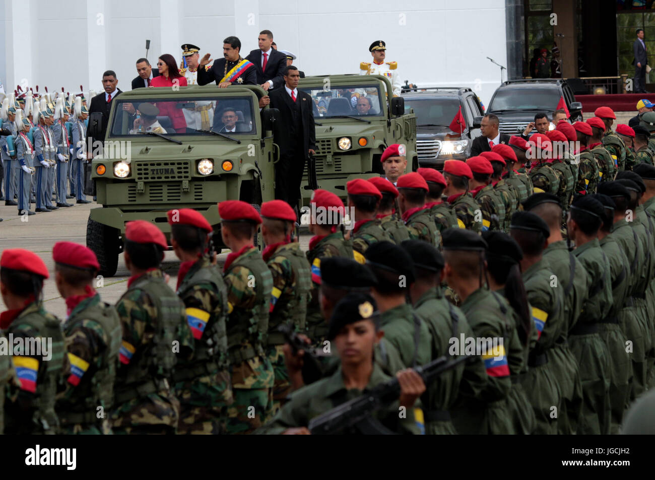 Caracas. 5th July, 2017. Venezuelan President Nicolas Maduro waves ...