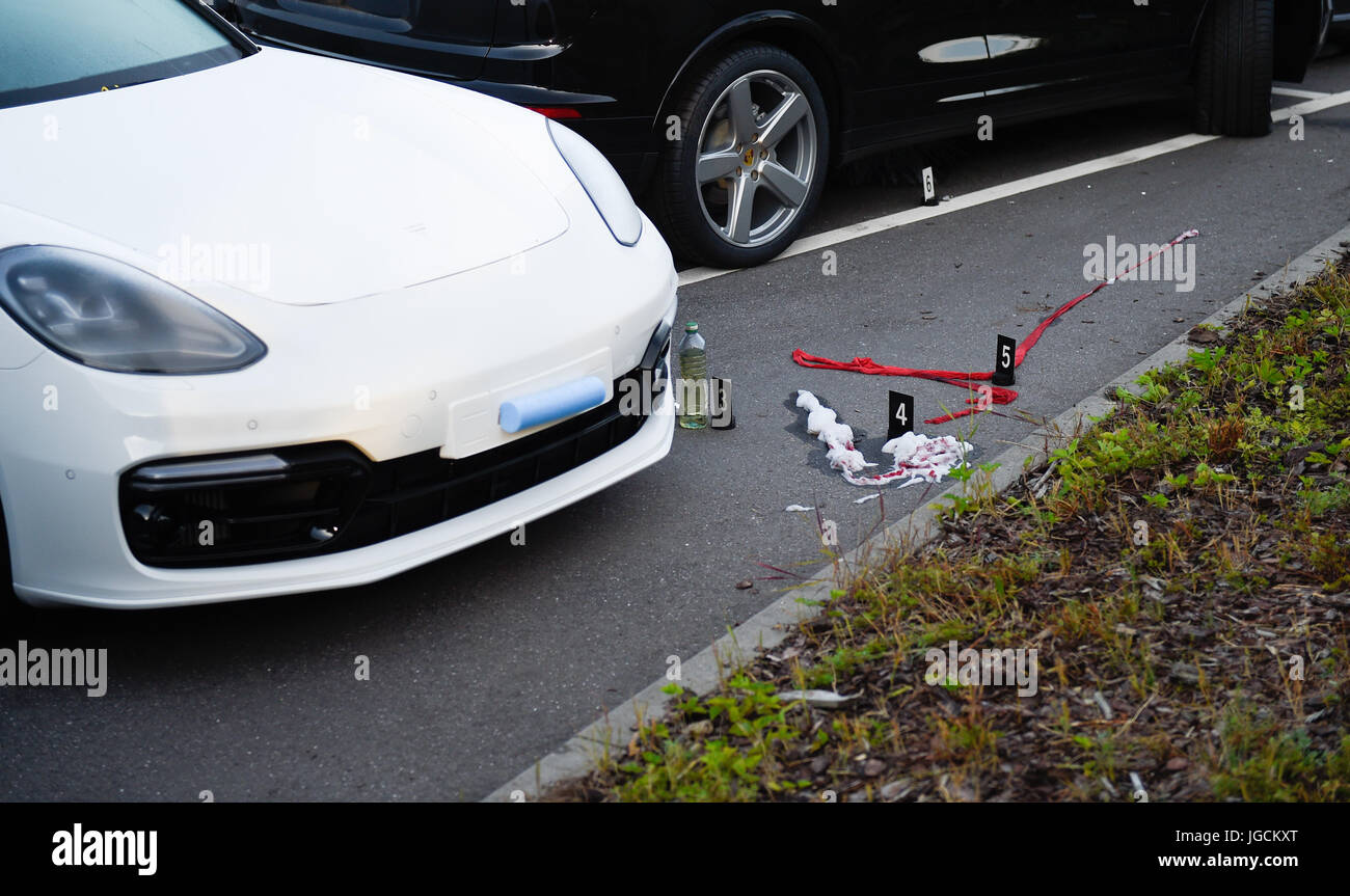 Hamburg, Germany. 6th July, 2017. Fire accelerant and marks of the ...