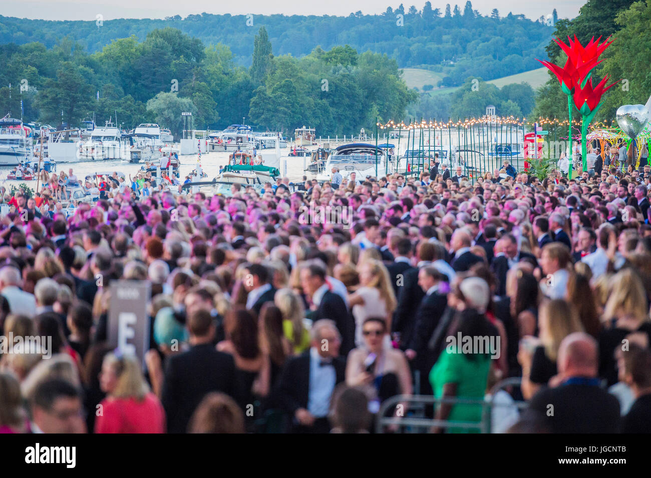 Pop and share hi-res stock photography and images - Alamy