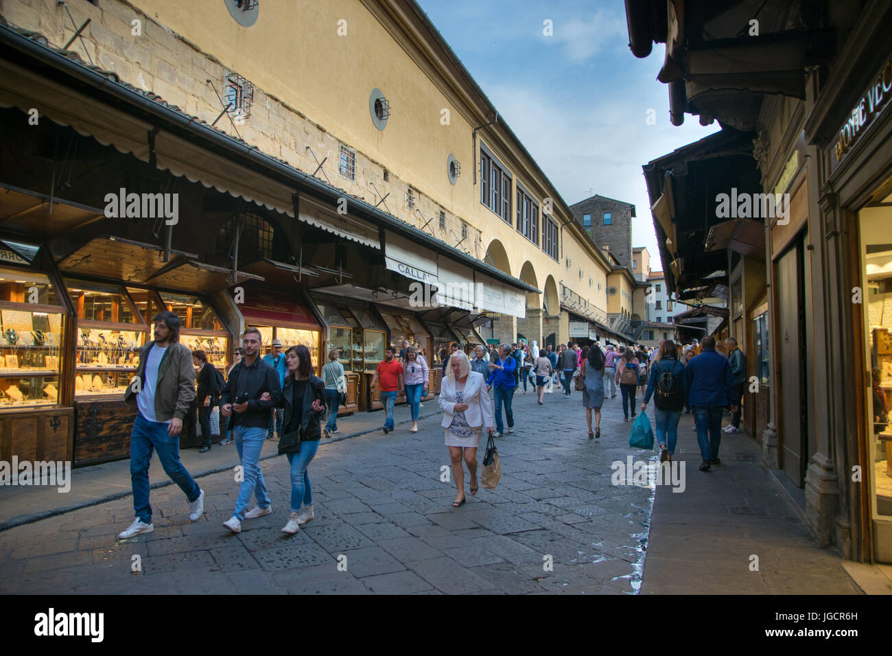 Ponte vecchio market hi-res stock photography and images - Alamy